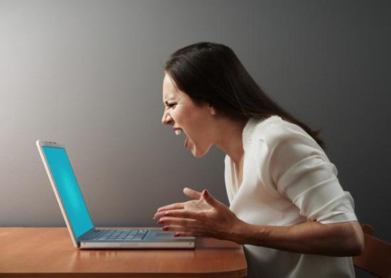 woman-angry-computer - GirlTalkHQ