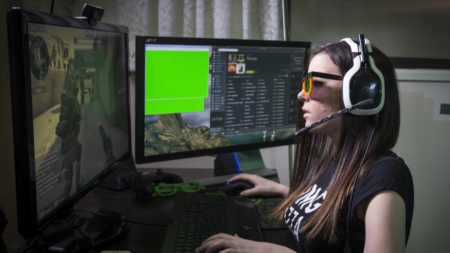 How The World Of Digital Gaming Is Bringing The Female Gaming Community ...