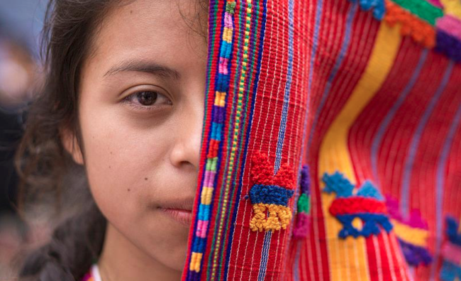 indigenous-mayan-weavers-guatemala - GirlTalkHQ