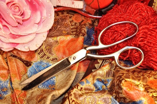 A Good Pair Of Scissors: How To Choose The Right One - GirlTalkHQ